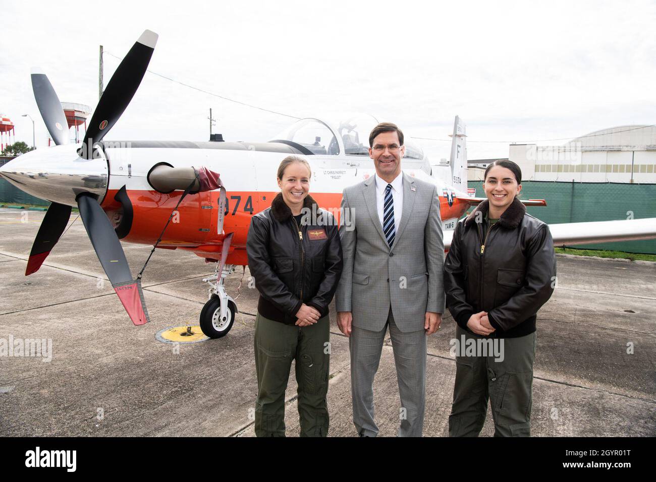 Defense Secretary Mark T. Esper and his wife, Leah Esper, meet with ...