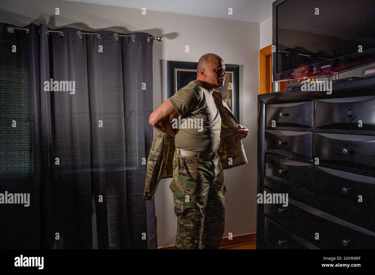 Chief Warrant Officer 4 Phillip Brashear, a U.S. Army Reserve command ...