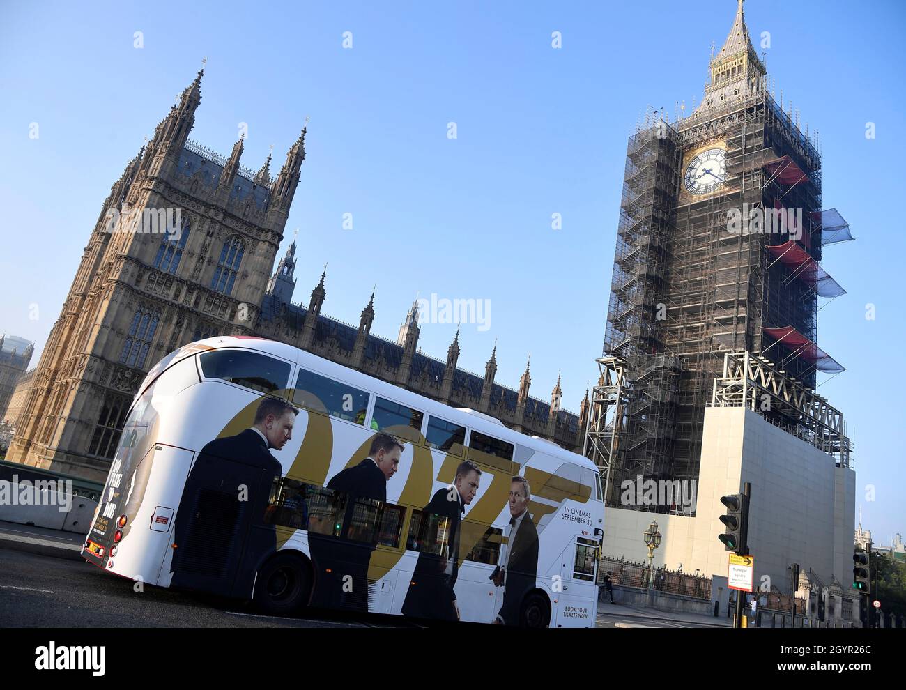 James bond advertisement hi-res stock photography and images - Alamy