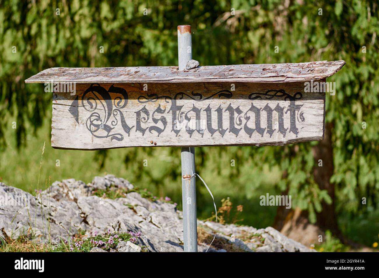 Restaurant signboard hi-res stock photography and images - Alamy