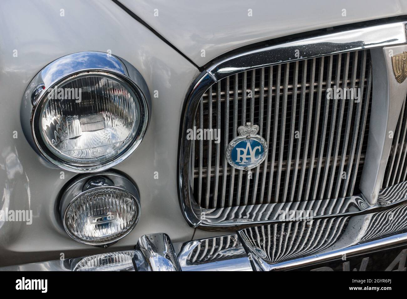 Rover P5 Coupe Engine