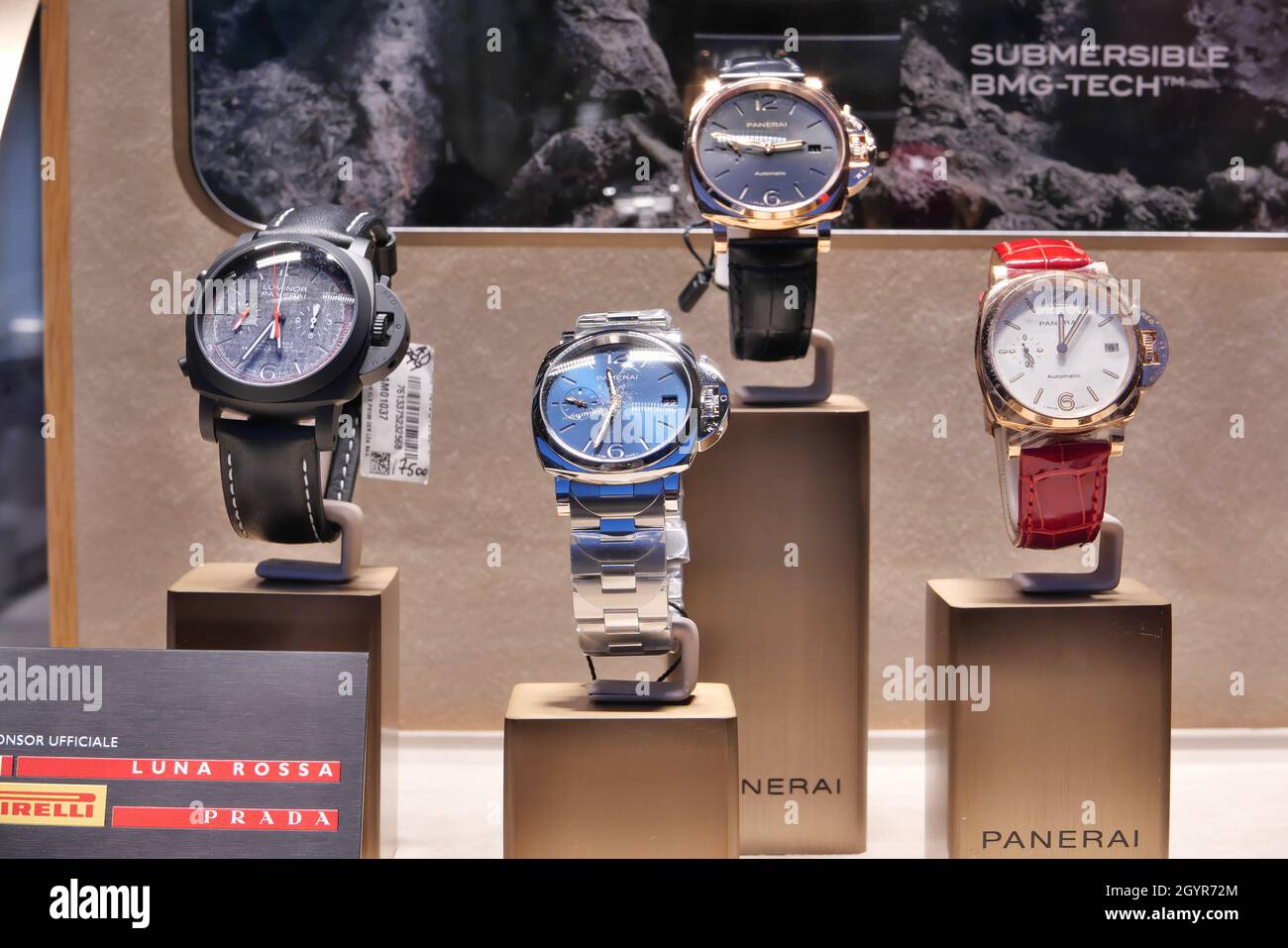 Panerai display hi-res stock photography and images - Alamy