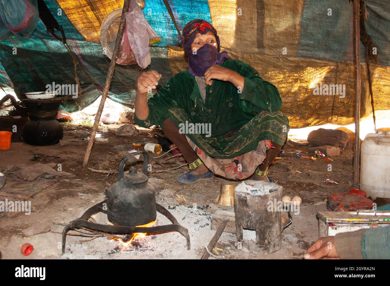 Nomadic Moroccan People and their tents Stock Photo - Alamy