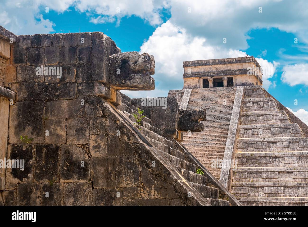 Old ruins and Temple of Kukulkan great pyramid in Chichen Itza Stock ...