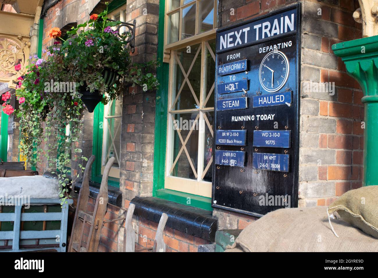 Uk historic train conductor hi-res stock photography and images - Alamy