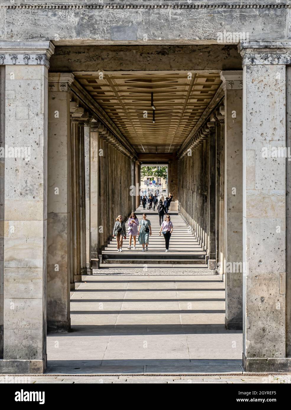 Colonnade berlin hi-res stock photography and images - Alamy
