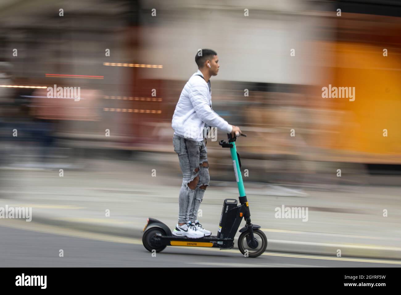 pic shows: Scooter hire for Shoppers in Oxford Street October 2021 ...