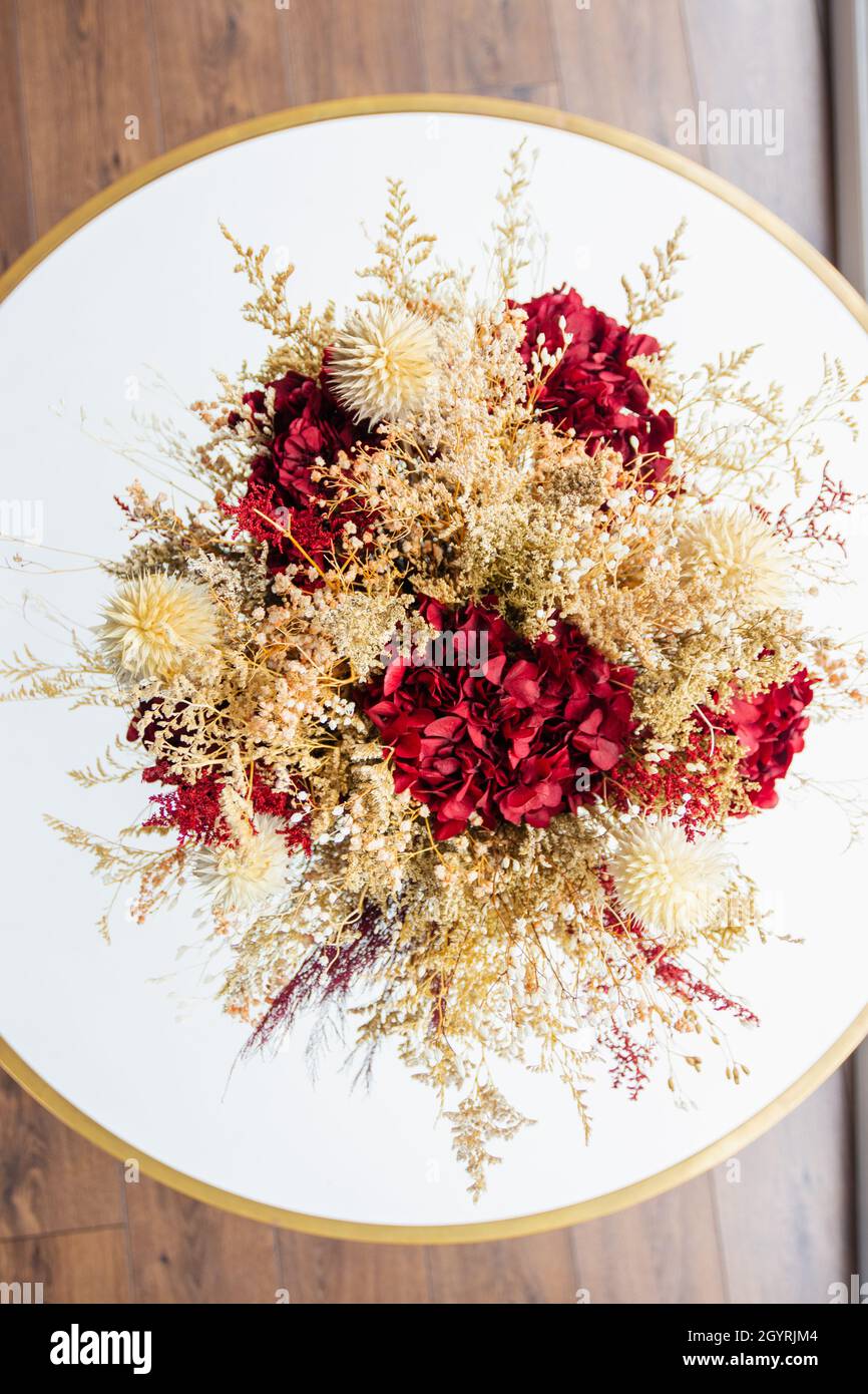Beautiful and colorful dehydrated flower arrangement Stock Photo - Alamy