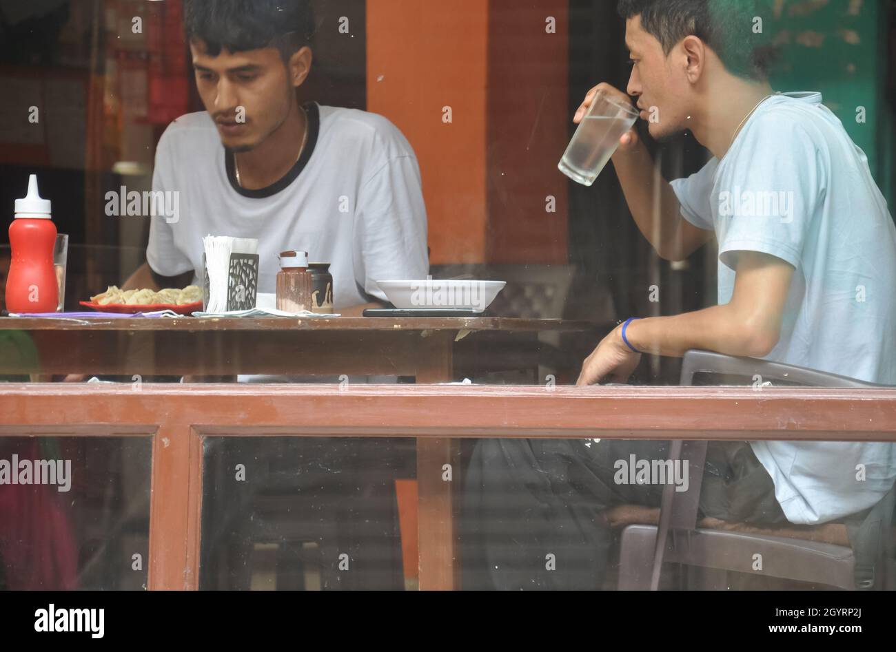 Food seen through window hi-res stock photography and images - Alamy