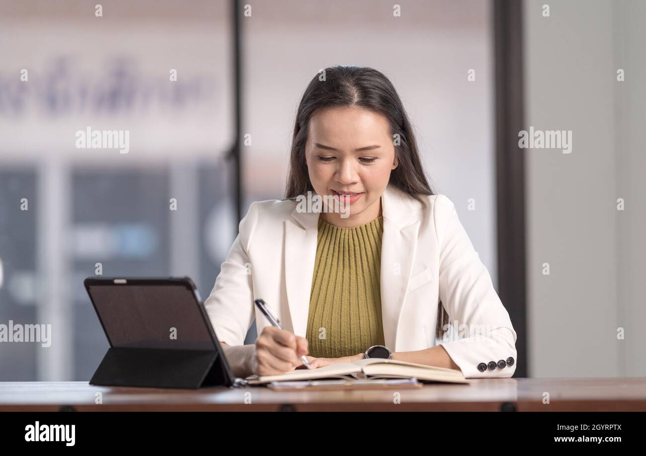 Advisor tutor hi-res stock photography and images - Alamy