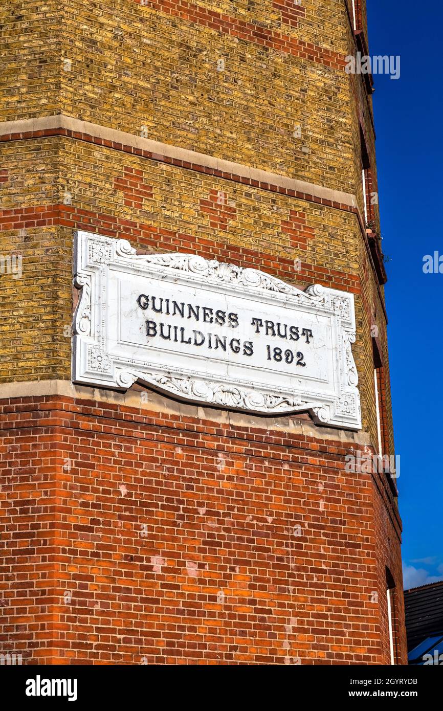 Guinness trust housing hi-res stock photography and images - Alamy