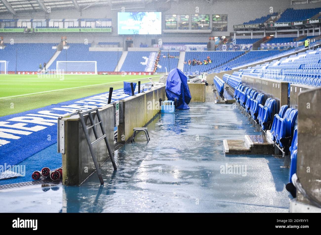 October 2021 hi-res stock photography and images - Alamy