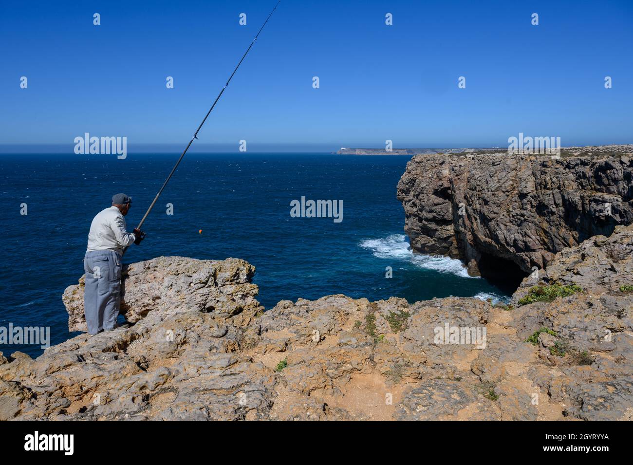 Horizontal rod hi-res stock photography and images - Alamy
