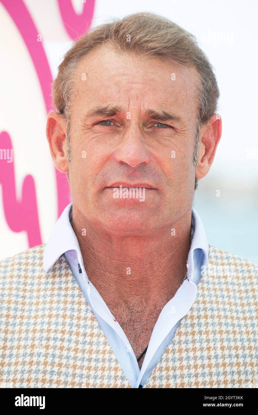 Cannes, France. 09th Oct, 2021. Tom Schacht poses les Mysteres de l ...
