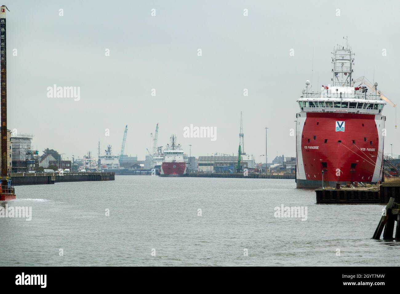 Offshore tug and supply ship hi-res stock photography and images - Alamy