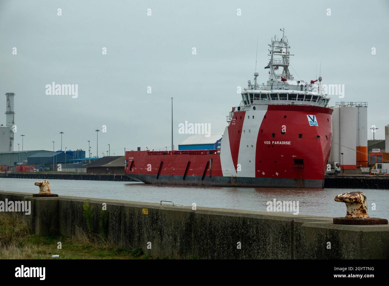 VOS PARADISE, Offshore Tug, Supply Ship Stock Photo - Alamy