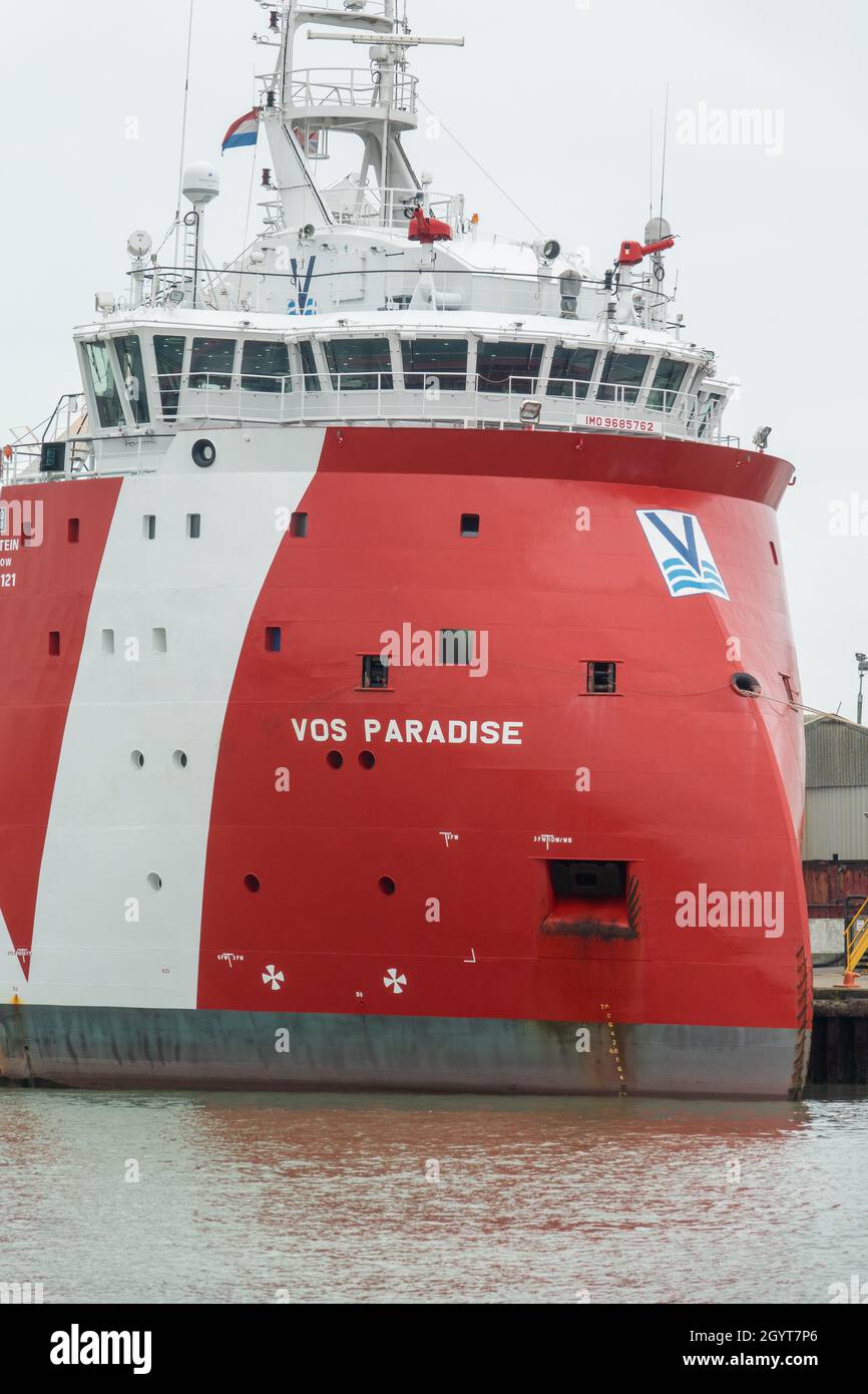 VOS PARADISE, Offshore Tug, Supply Ship Stock Photo - Alamy