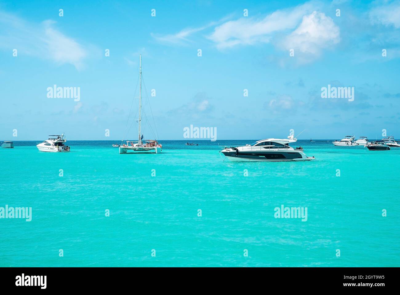 Beautiful turquoise sea water hi-res stock photography and images - Alamy