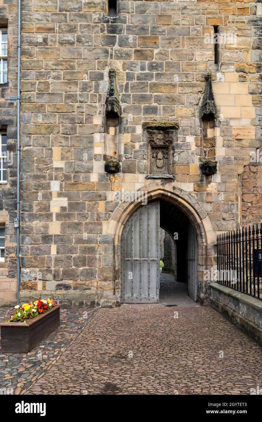 ST ANDREWS UNIVERSITY FIFE SCOTLAND GATEWAY AND OLD WOODEN DOORS AT THE ...