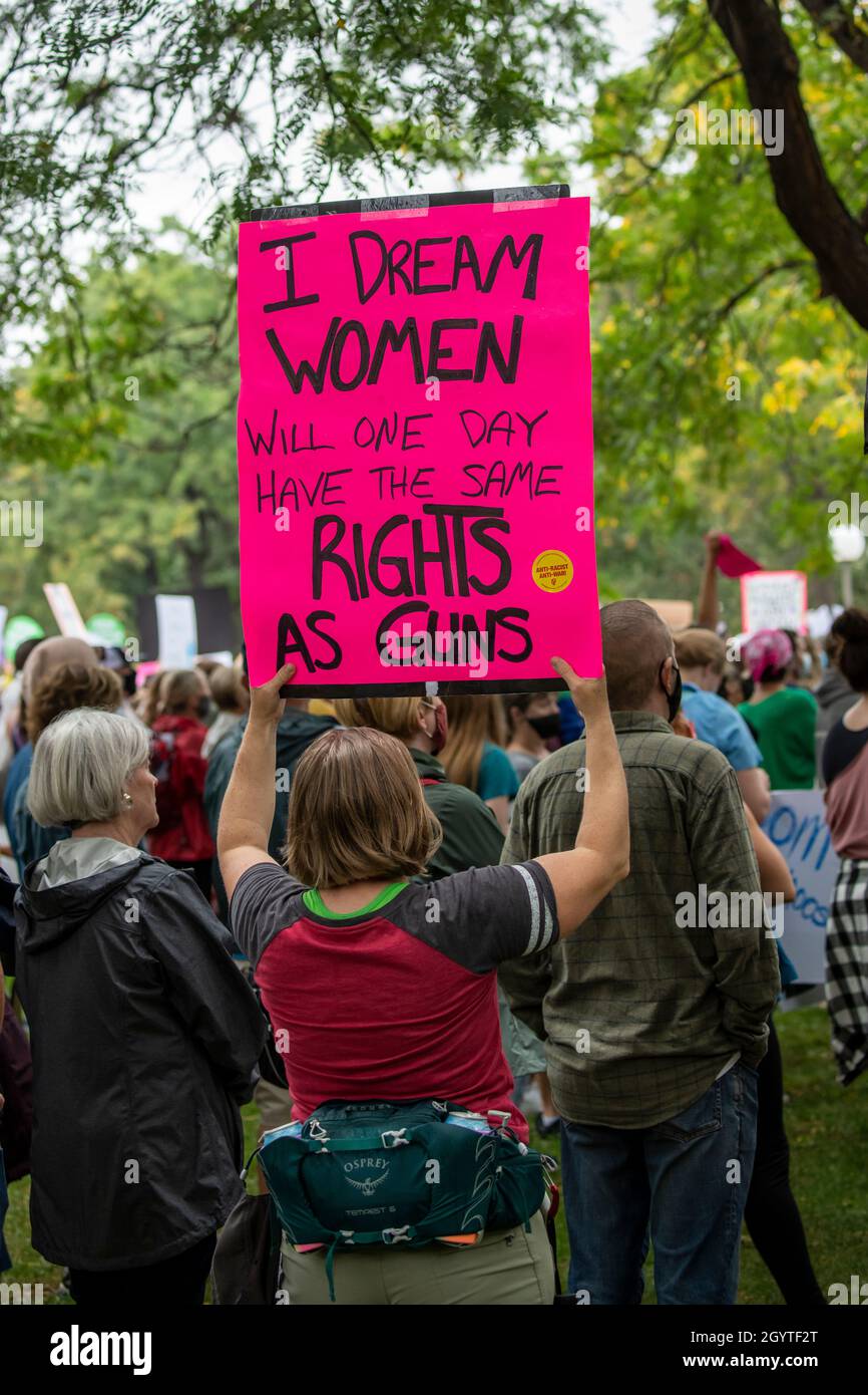Protesters rally march men women hi-res stock photography and images ...