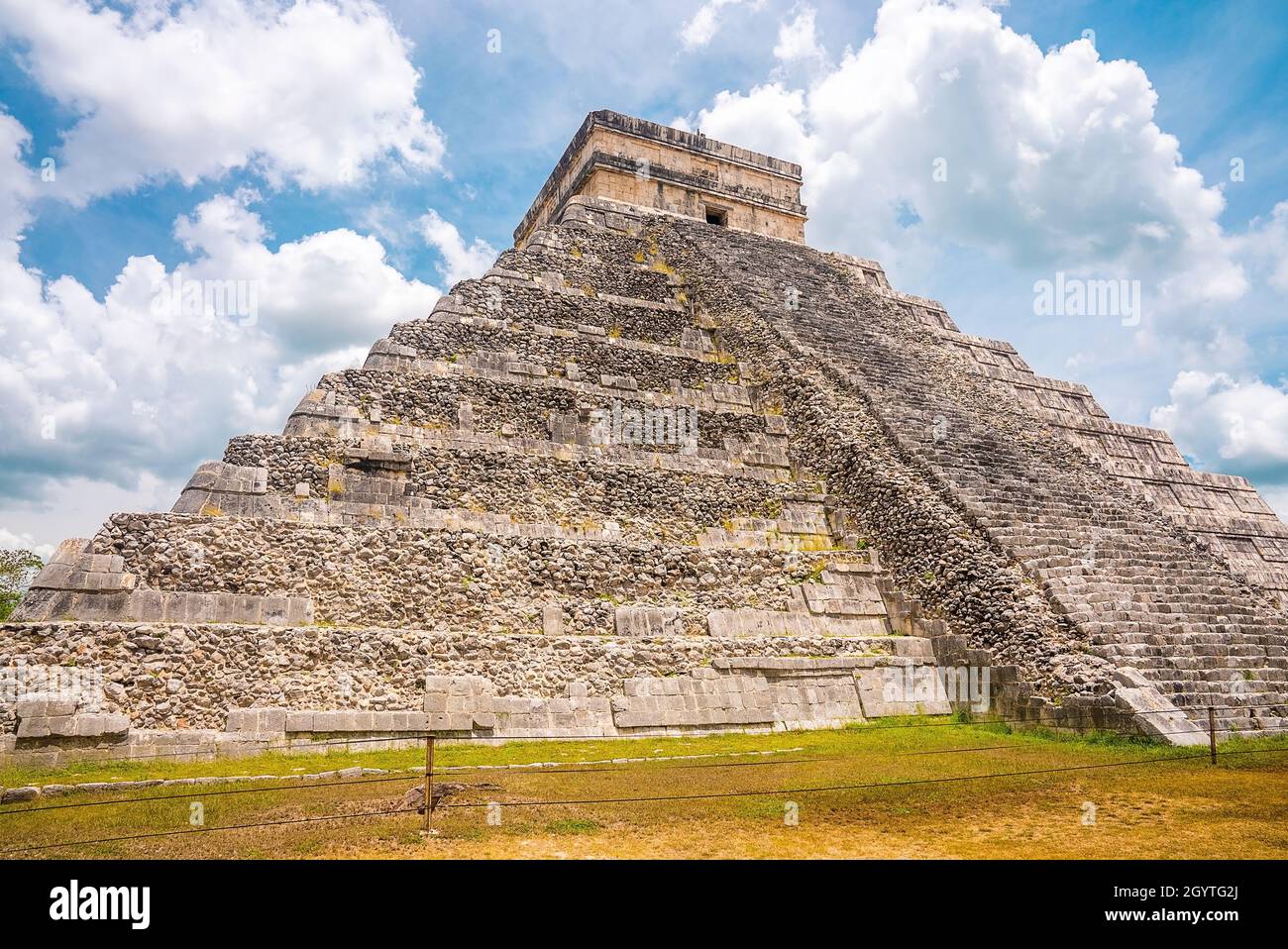 Old ruins of Temple of Kukulkan great pyramid in Chichen Itza Stock ...