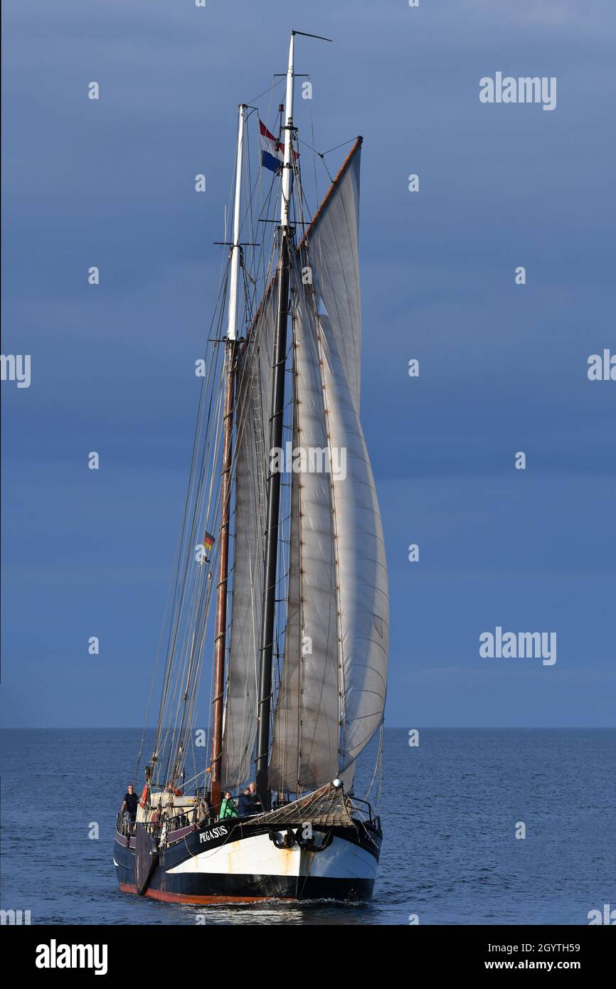 Pegasus ship hi-res stock photography and images - Alamy