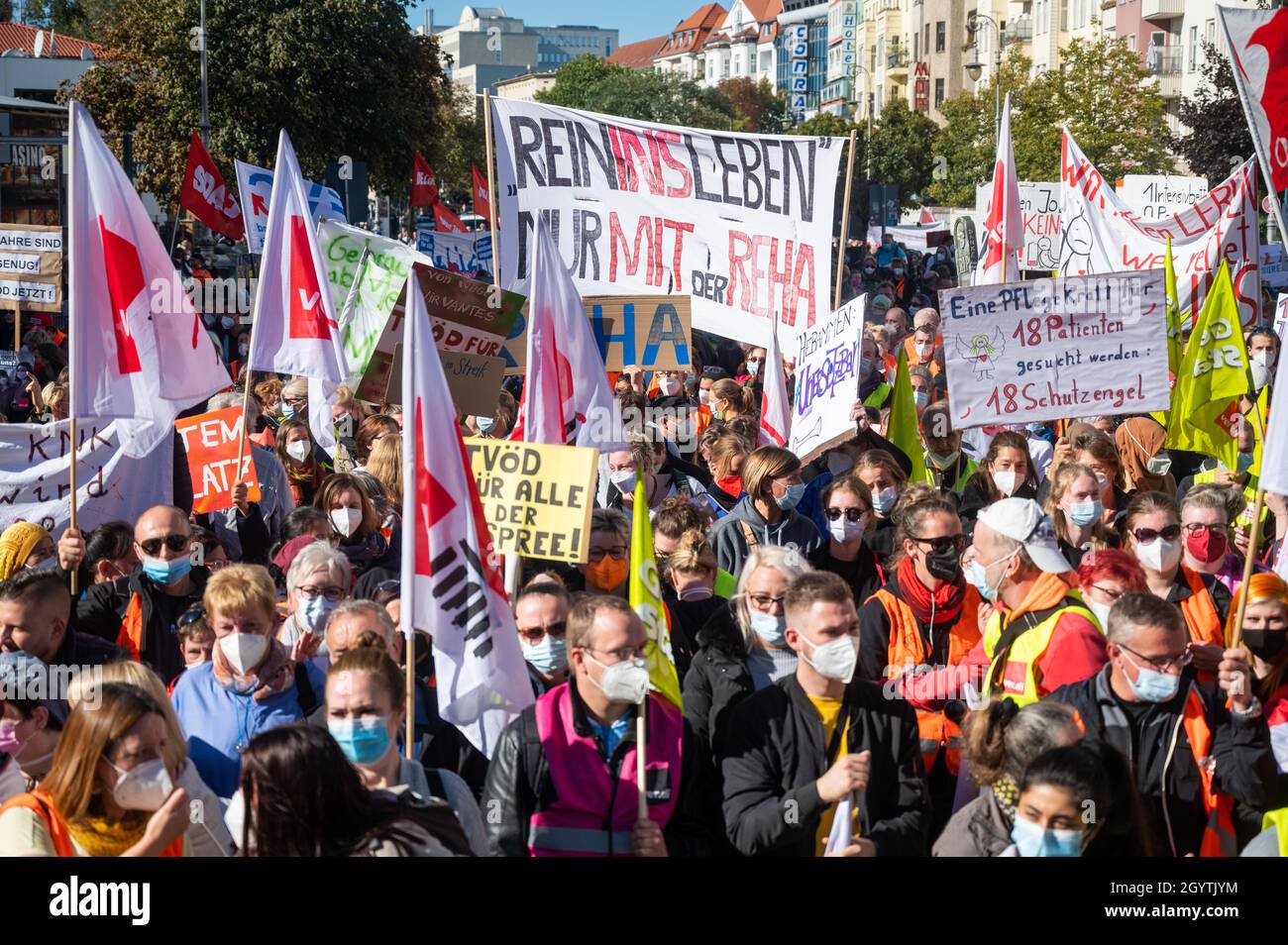 Hospital movement hi-res stock photography and images - Alamy