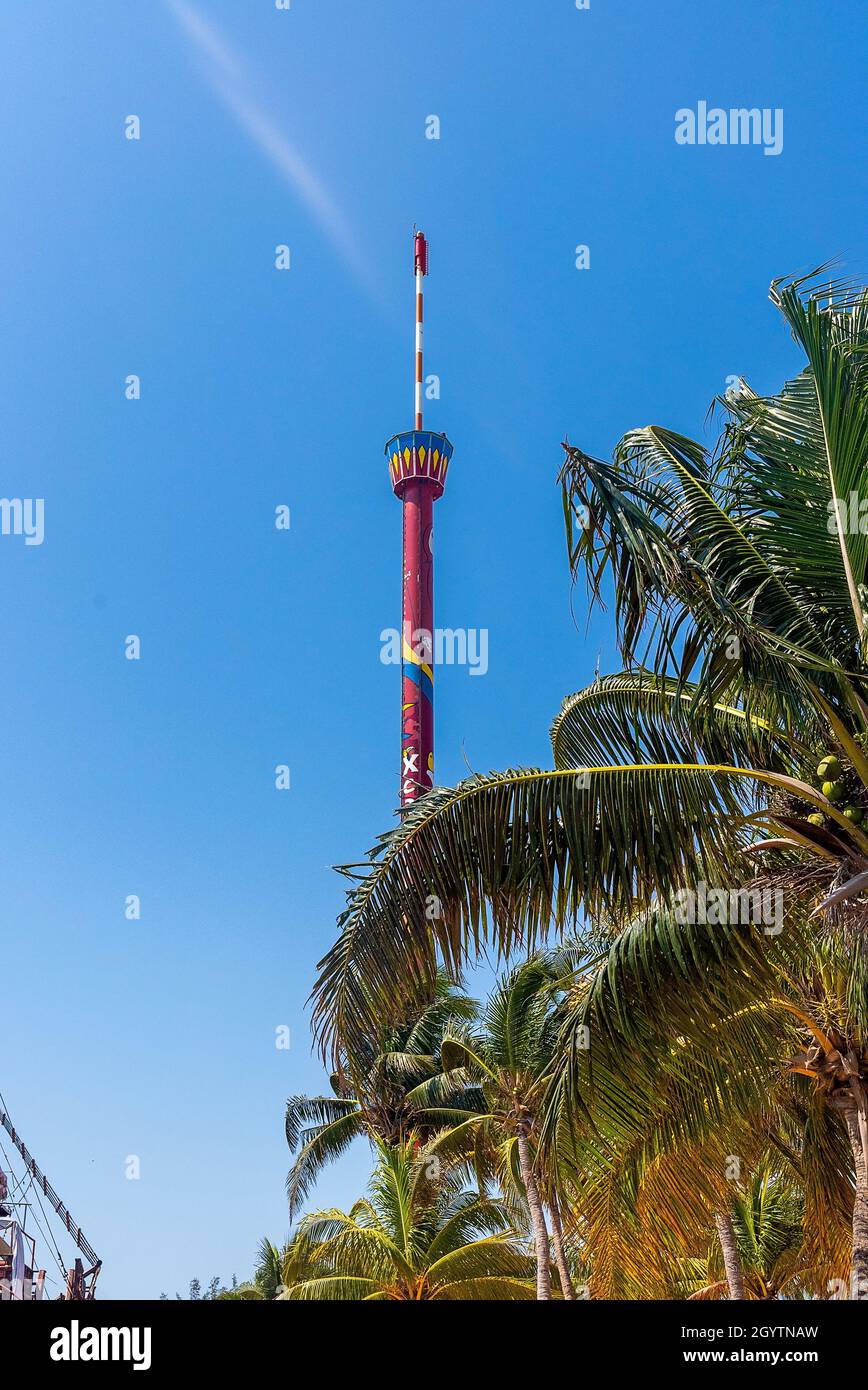 Coconut tree building hi-res stock photography and images - Alamy