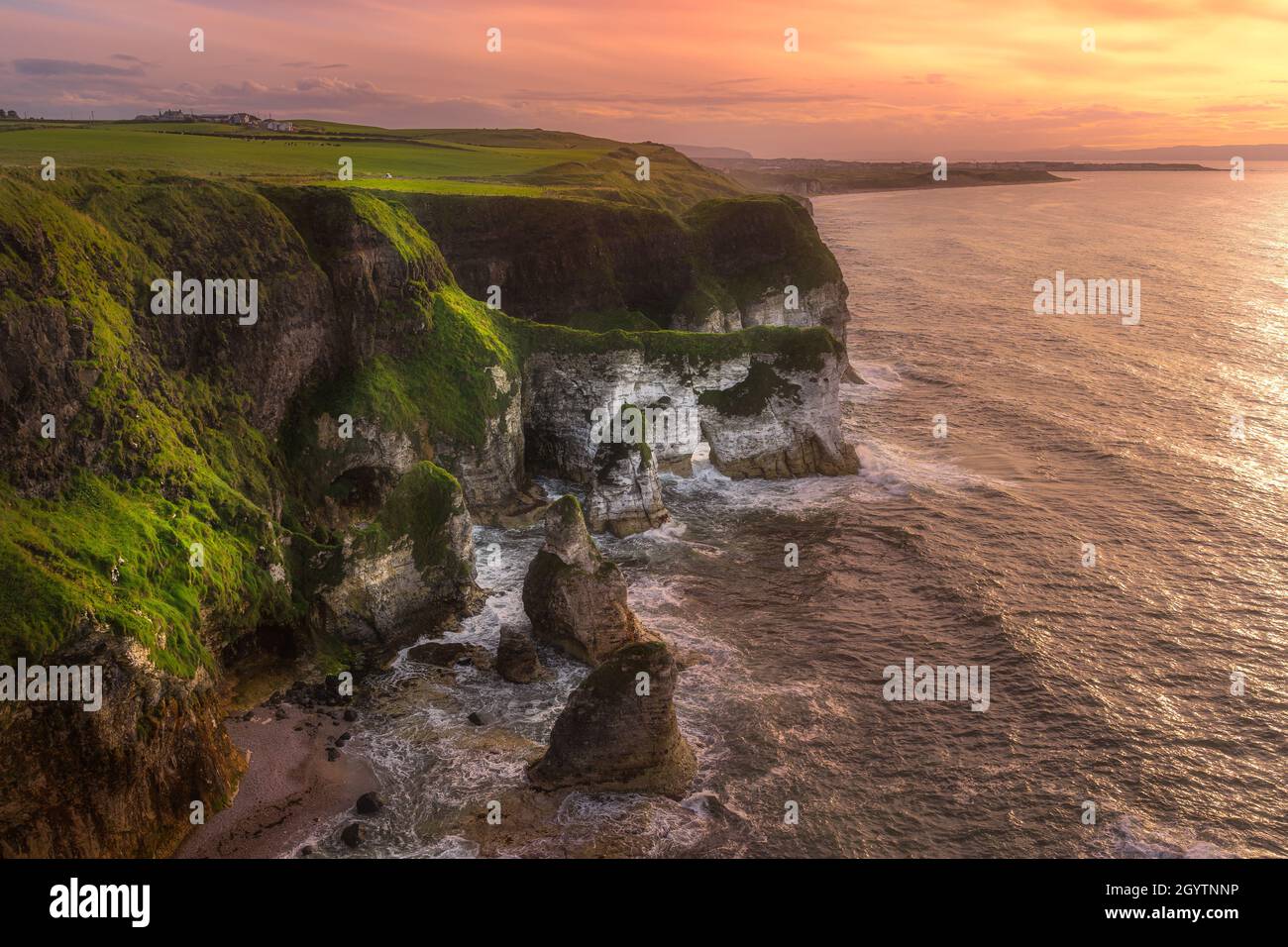Whiterocks portrush hi-res stock photography and images - Alamy