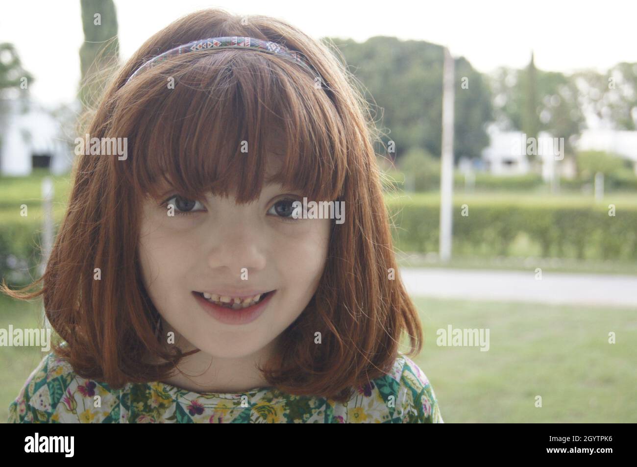 Cute little pakistani girl Stock Photo - Alamy
