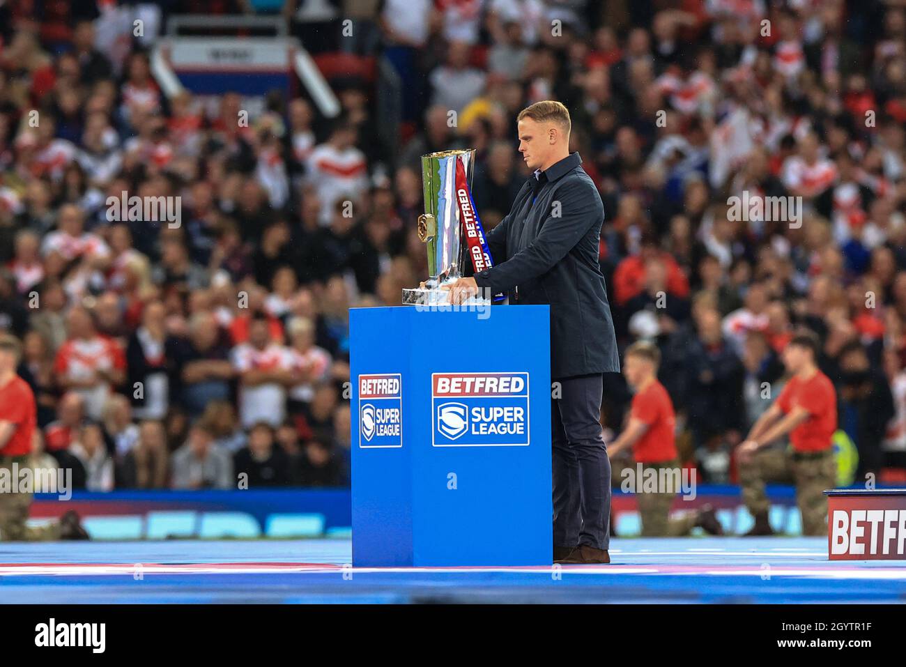 Rugby League legend Kevin Brown walks the trophy out Stock Photo - Alamy