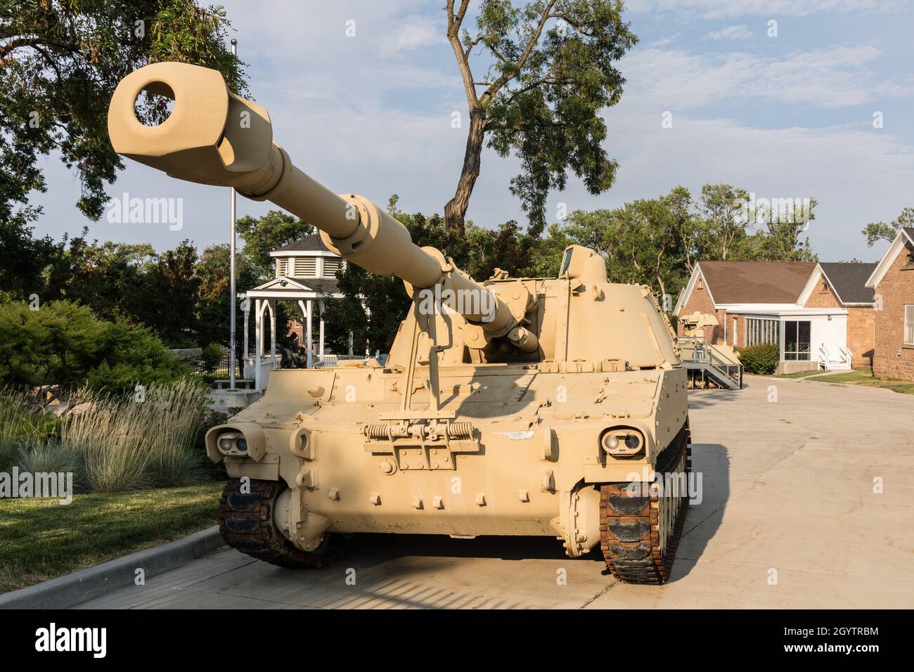 155 mm self propelled howitzer hi-res stock photography and images - Alamy