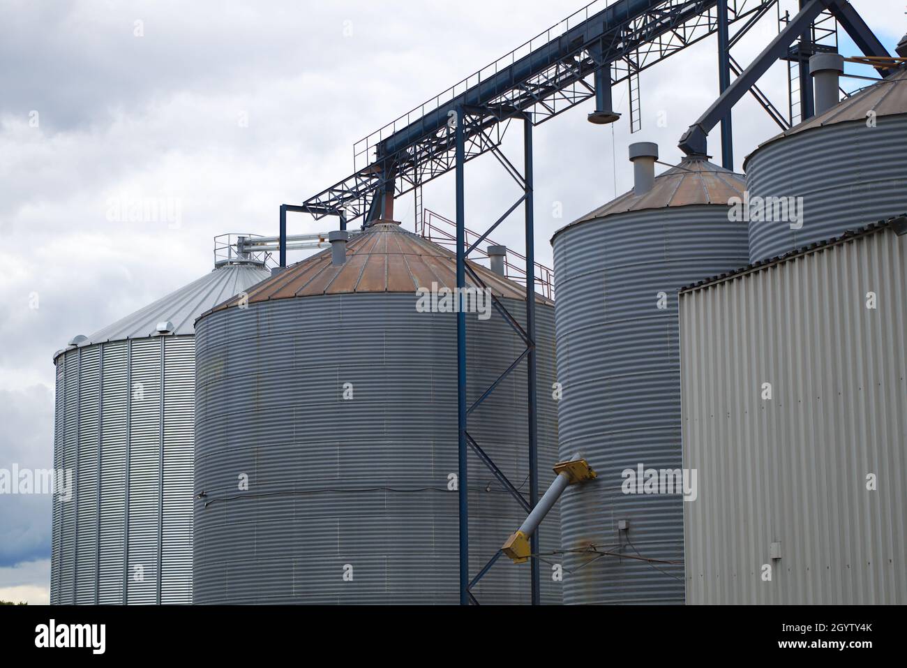 Metal silo hi-res stock photography and images - Alamy