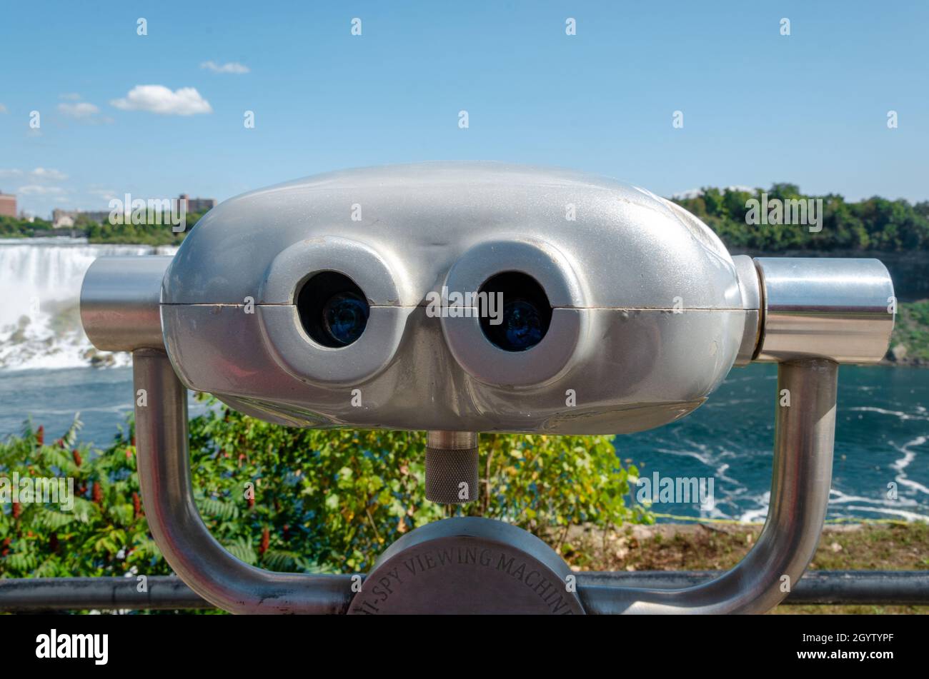 Viewing Machine in Niagara Falls, Canada watches Niagara Falls, United ...