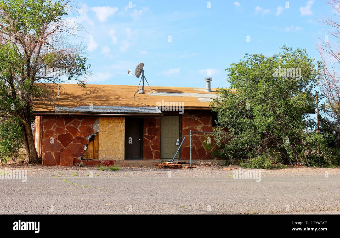 Abandoned One Story Home In Complete Disrepair Stock Photo - Alamy