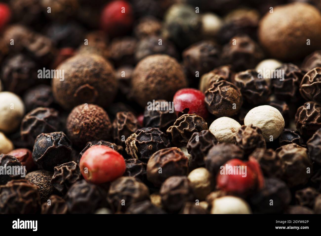 Crushed green peppercorn hi-res stock photography and images - Alamy