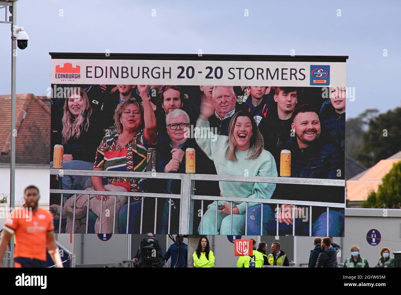 Rugby female fan hi-res stock photography and images - Alamy