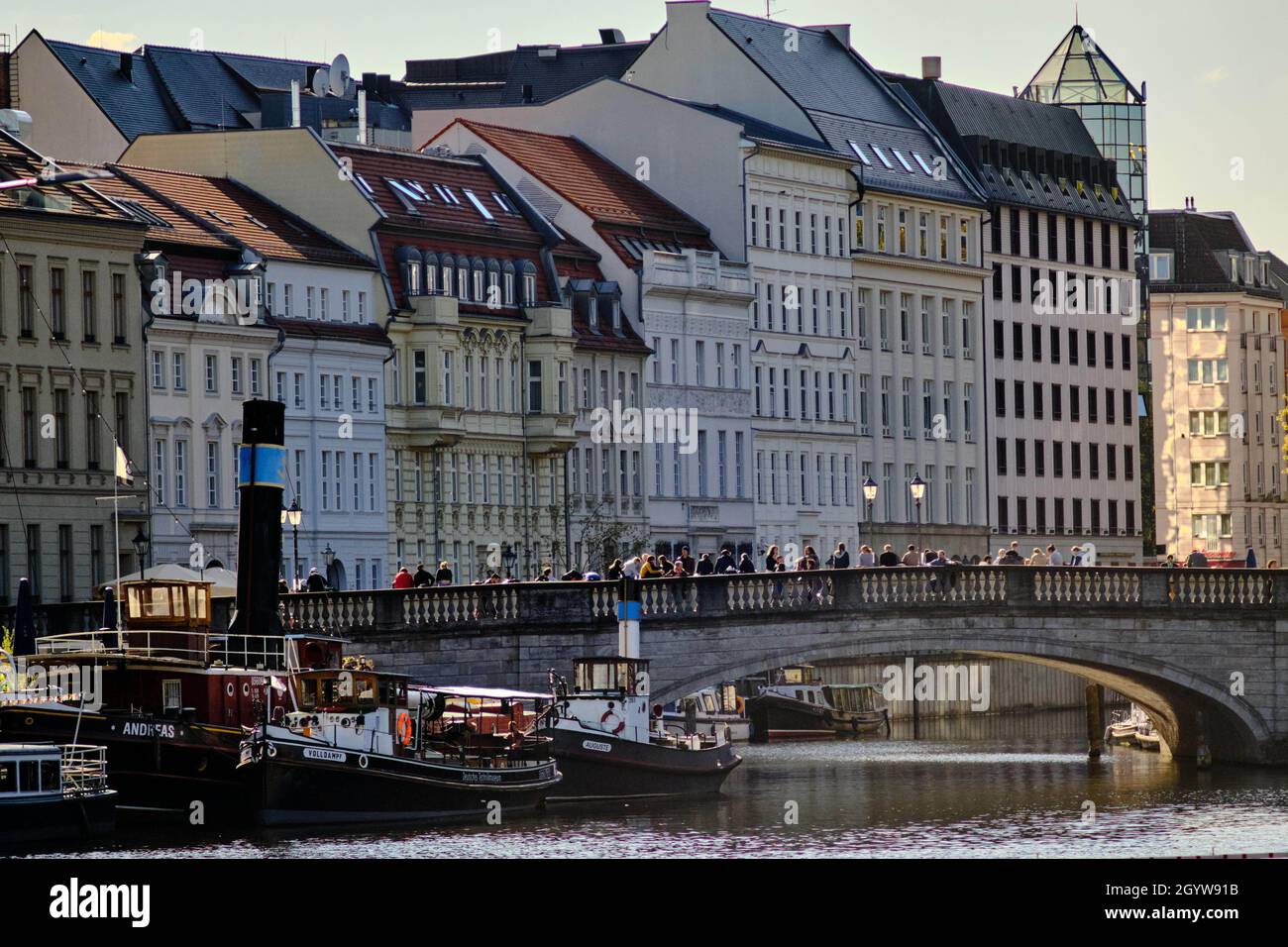Berlin, Germany. 07th Oct, 2021. Historic barges, push boats and barges ...