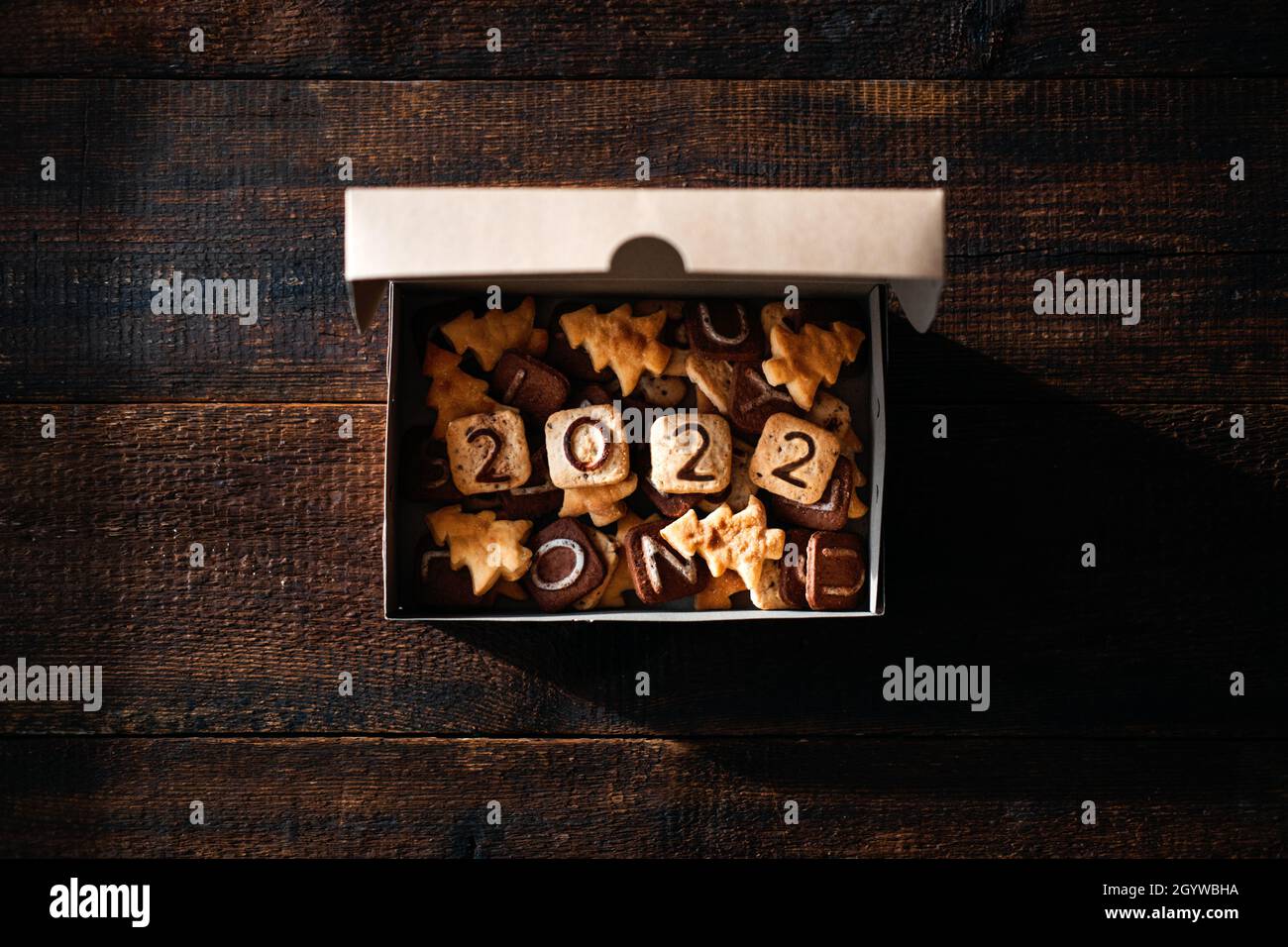 DIY Christmas cookies with 2022 numbers, letters and Christmas tree ...