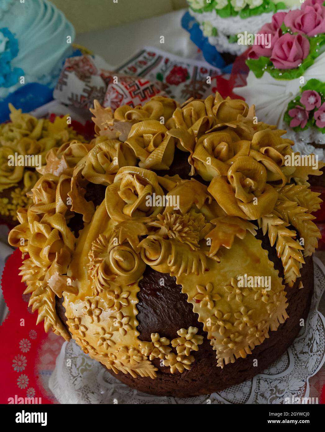 The korovai - traditional Russian bread, most often used at weddings ...