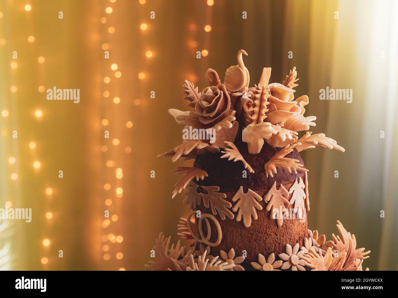 Karavai large, most often round, which is divided at the wedding to ...