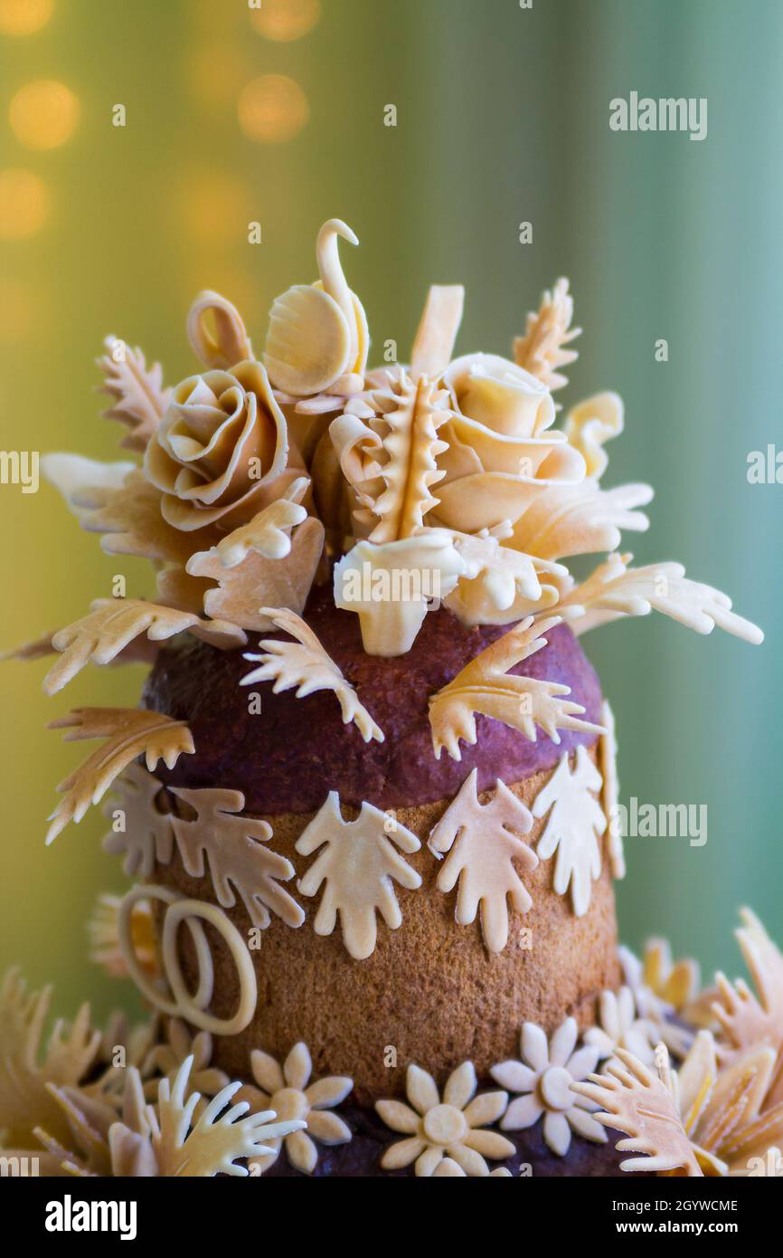 Korovai - traditional Russian bread, most often used at weddings, where ...