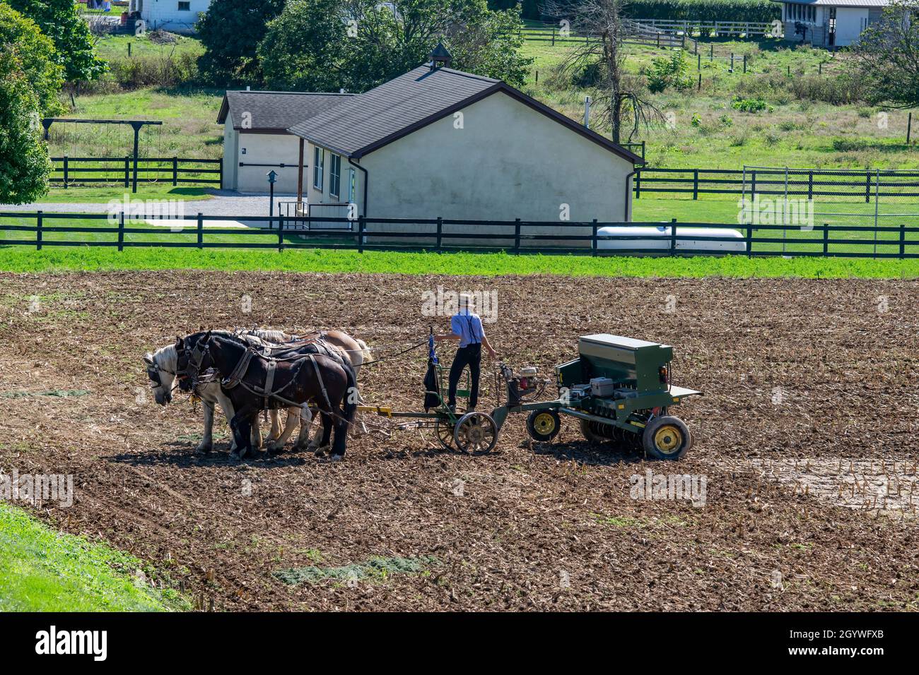 Amish farmers farm people hi-res stock photography and images - Alamy