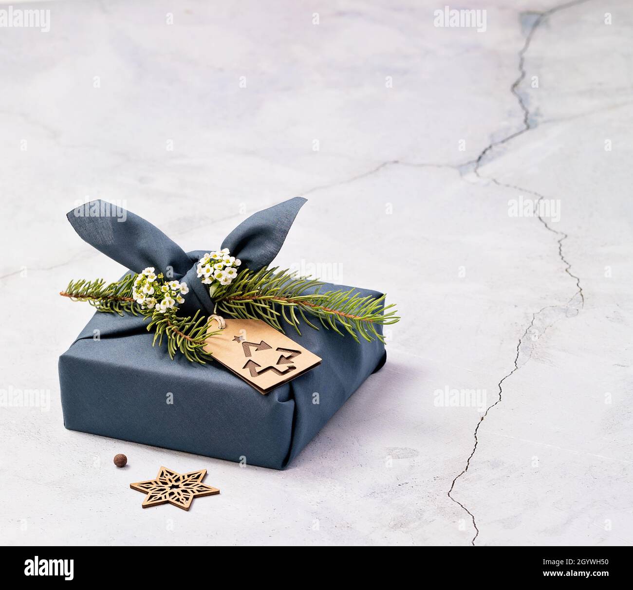 Japanese traditional wrapping hi-res stock photography and images - Alamy