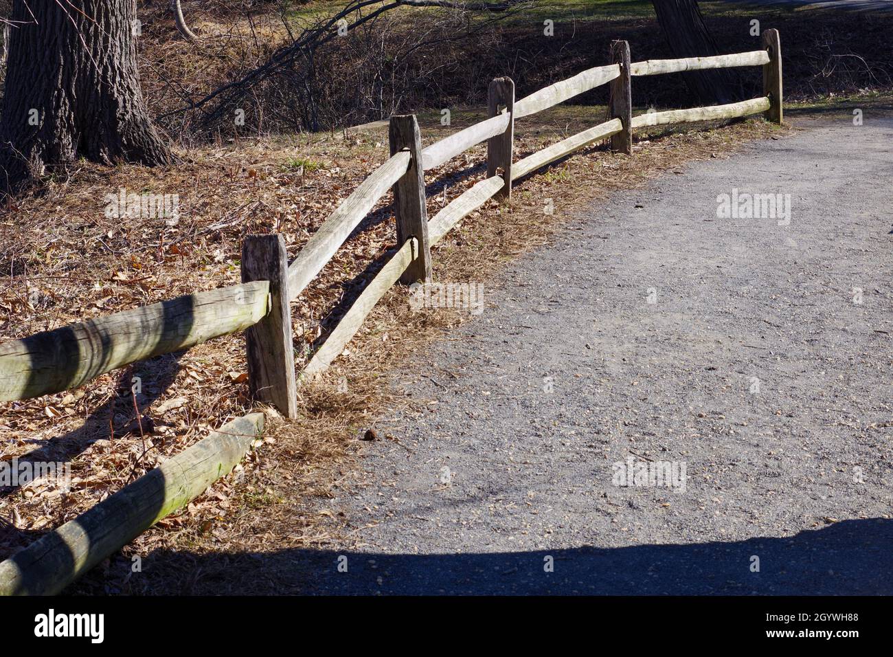 Wooden fence along park hi-res stock photography and images - Alamy