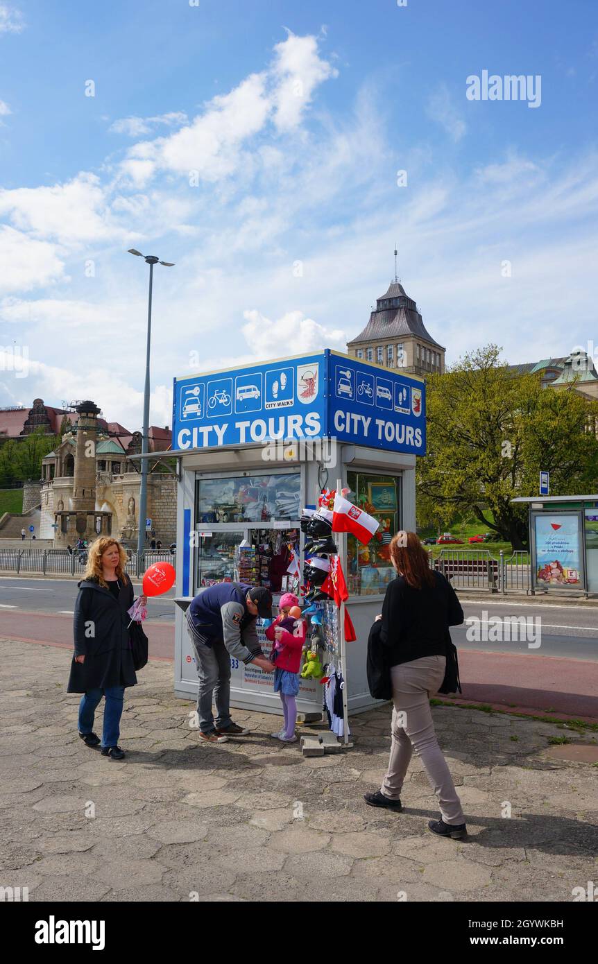 Museum ticket counter hi-res stock photography and images - Alamy