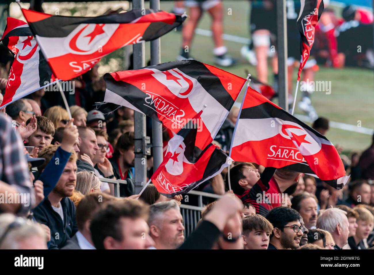 Saracens fans celebrate another try Stock Photo - Alamy