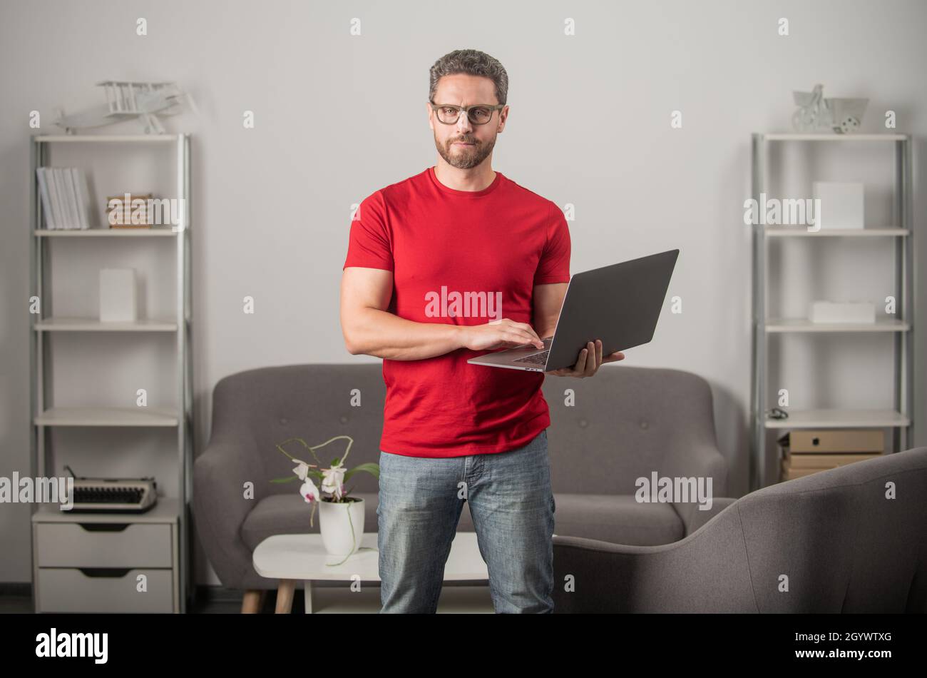 Guy blog hi-res stock photography and images - Alamy