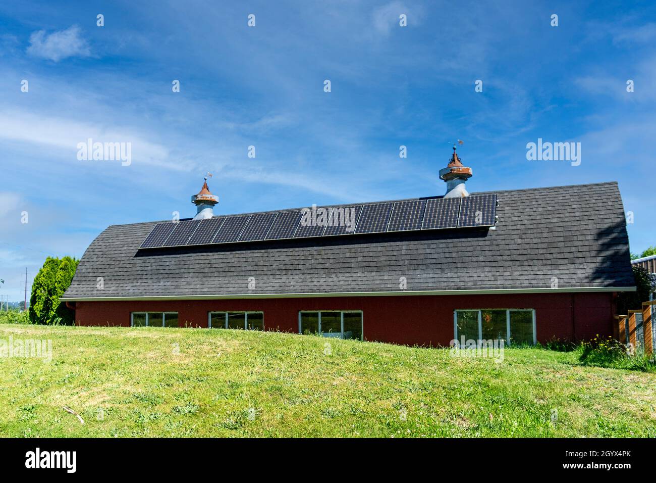 Solar panel on roof of a barn hi-res stock photography and images - Alamy