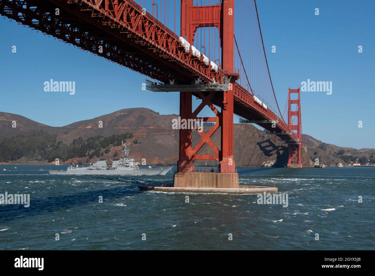 211008-N-LN093-1056 SAN FRANCISCO (Oct. 8, 2021) The Arleigh Burke ...